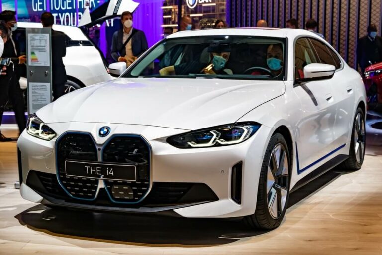 BMW Mobil Paling Mewah di Dunia yang Bikin Kamu Terpana