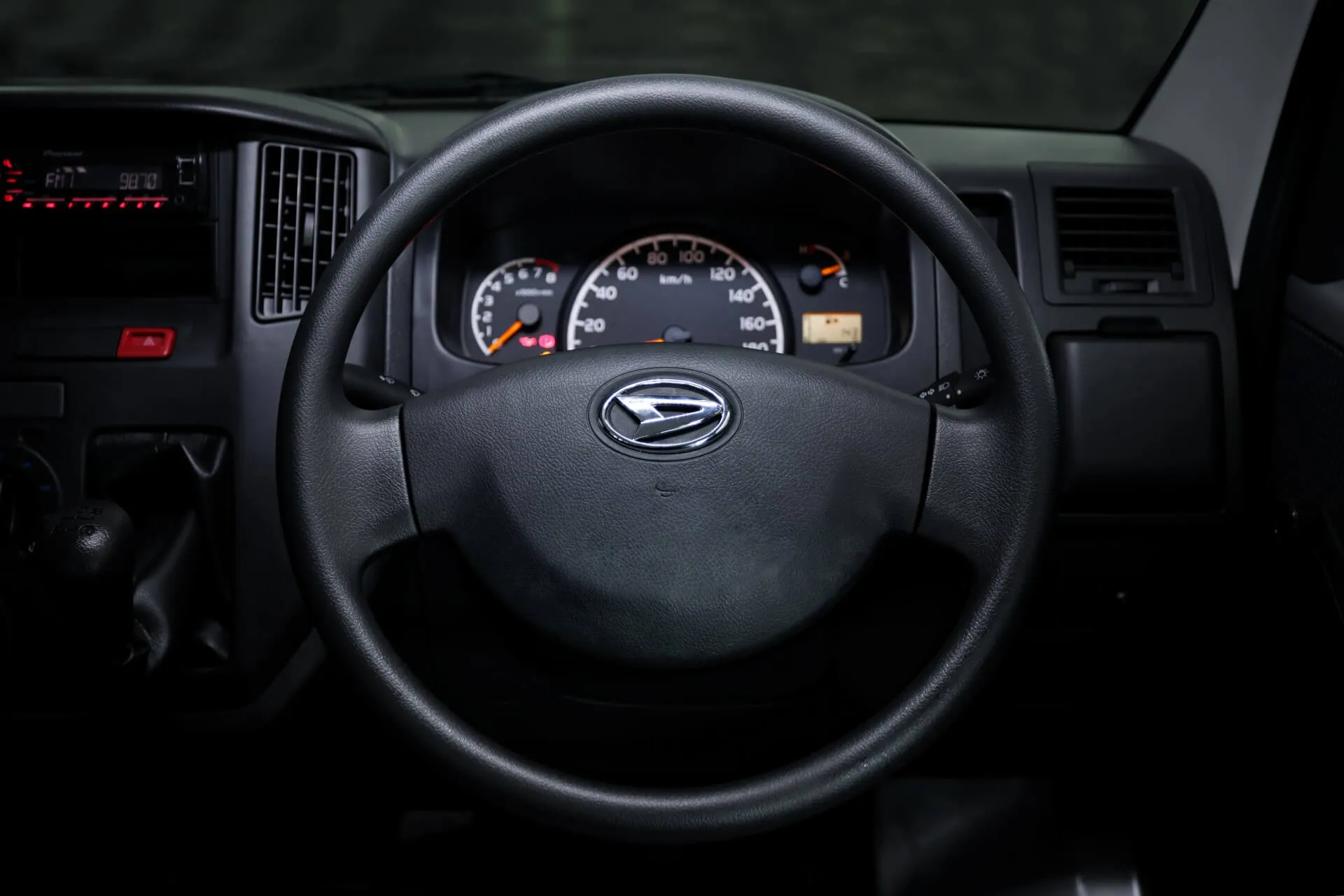 Kenali Fitur-Fitur pada Head Unit Daihatsu Granmax Minibus