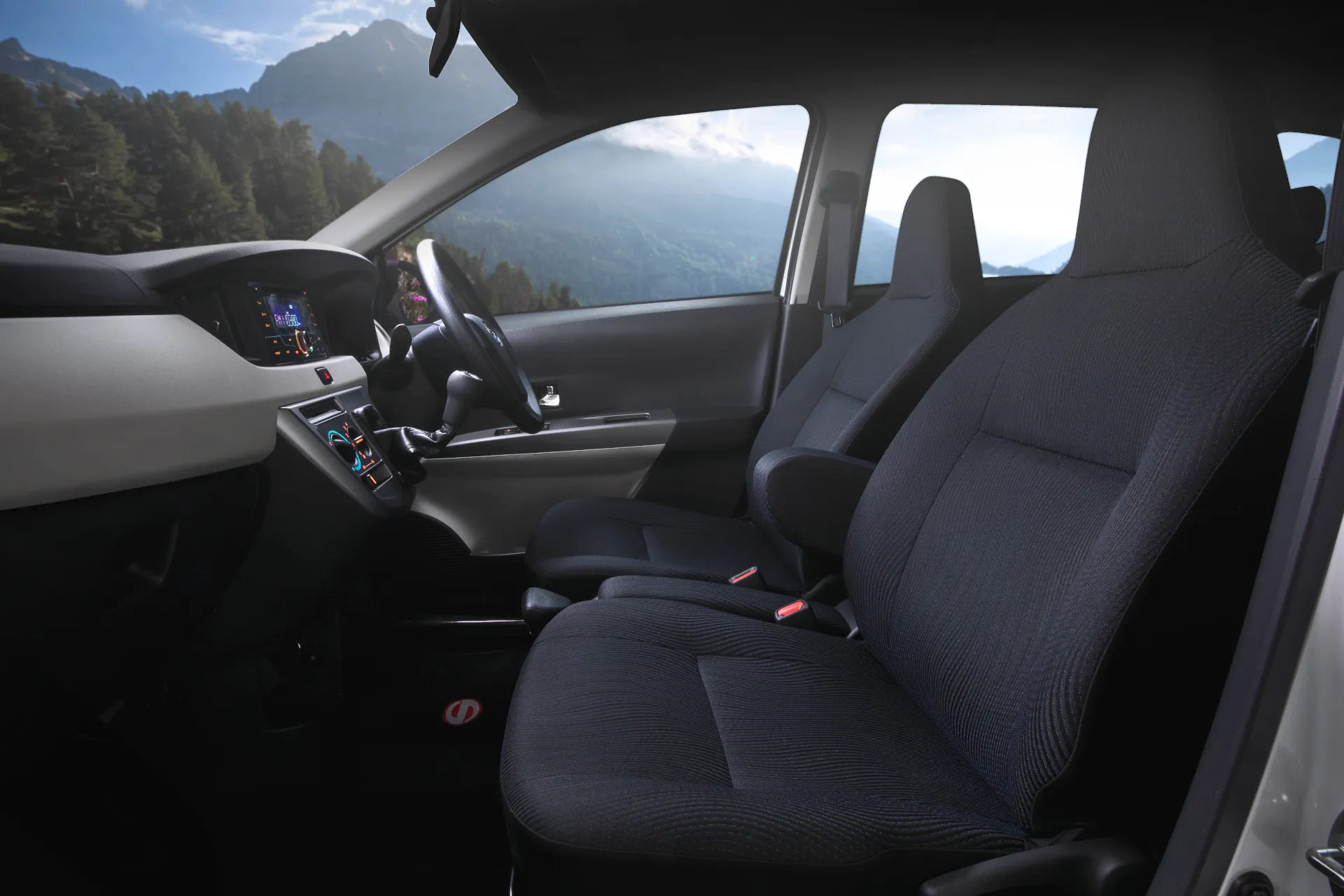 Rekomendasi Upgrade Interior Mobil Sigra