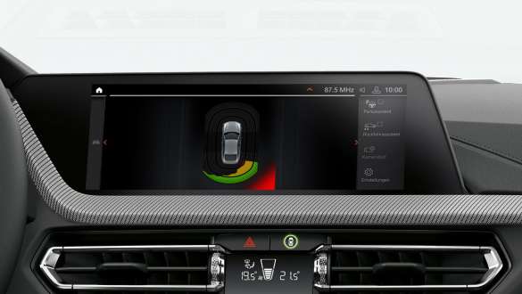 Apa itu Active Park Distance Control BMW 2 Series Gran Coupe?