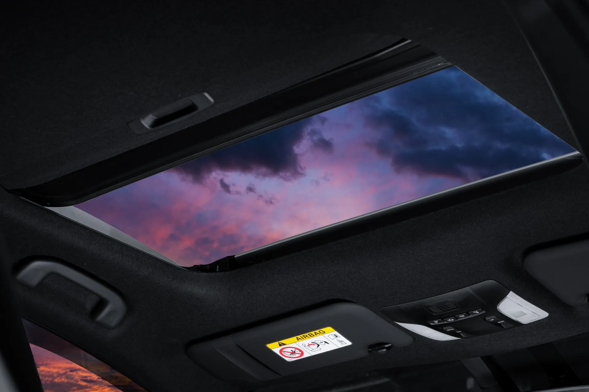 Rekomendasi Moonroof untuk Mobil Toyota All New Corolla Cross
