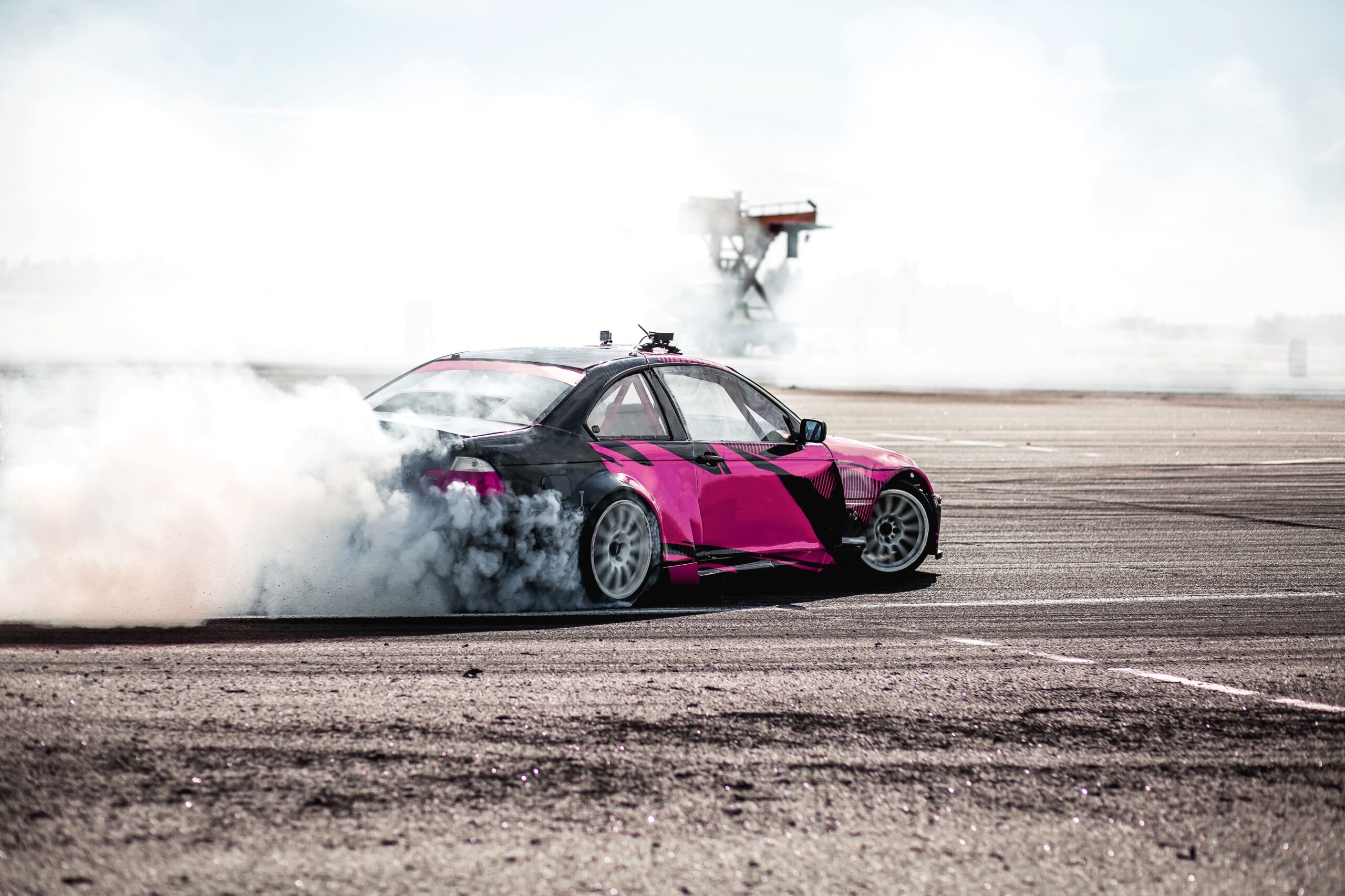 Sensasi Drifting, Uji Nyali di Lintasan dengan Mobil Drift Terbaik