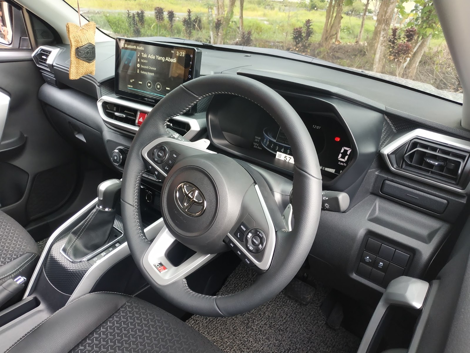 Rekomendasi Upgrade Interior Toyota Raize