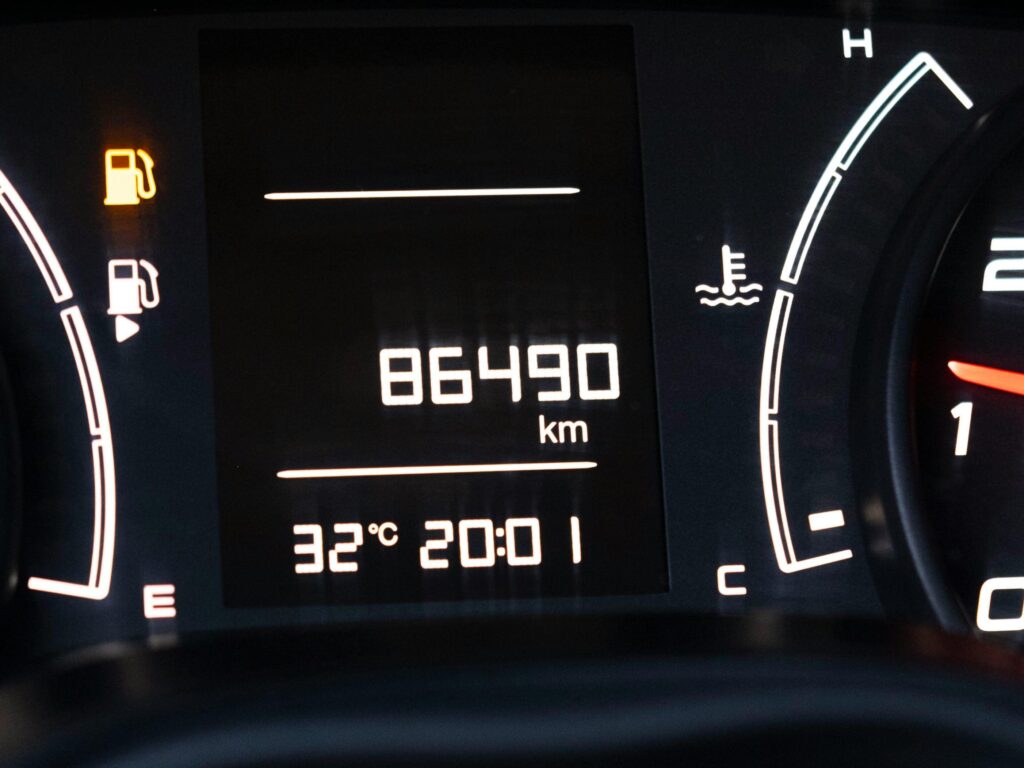 100 Ribu Kilometer Takluk di Bawah Mobil Matik Ini - SEVA