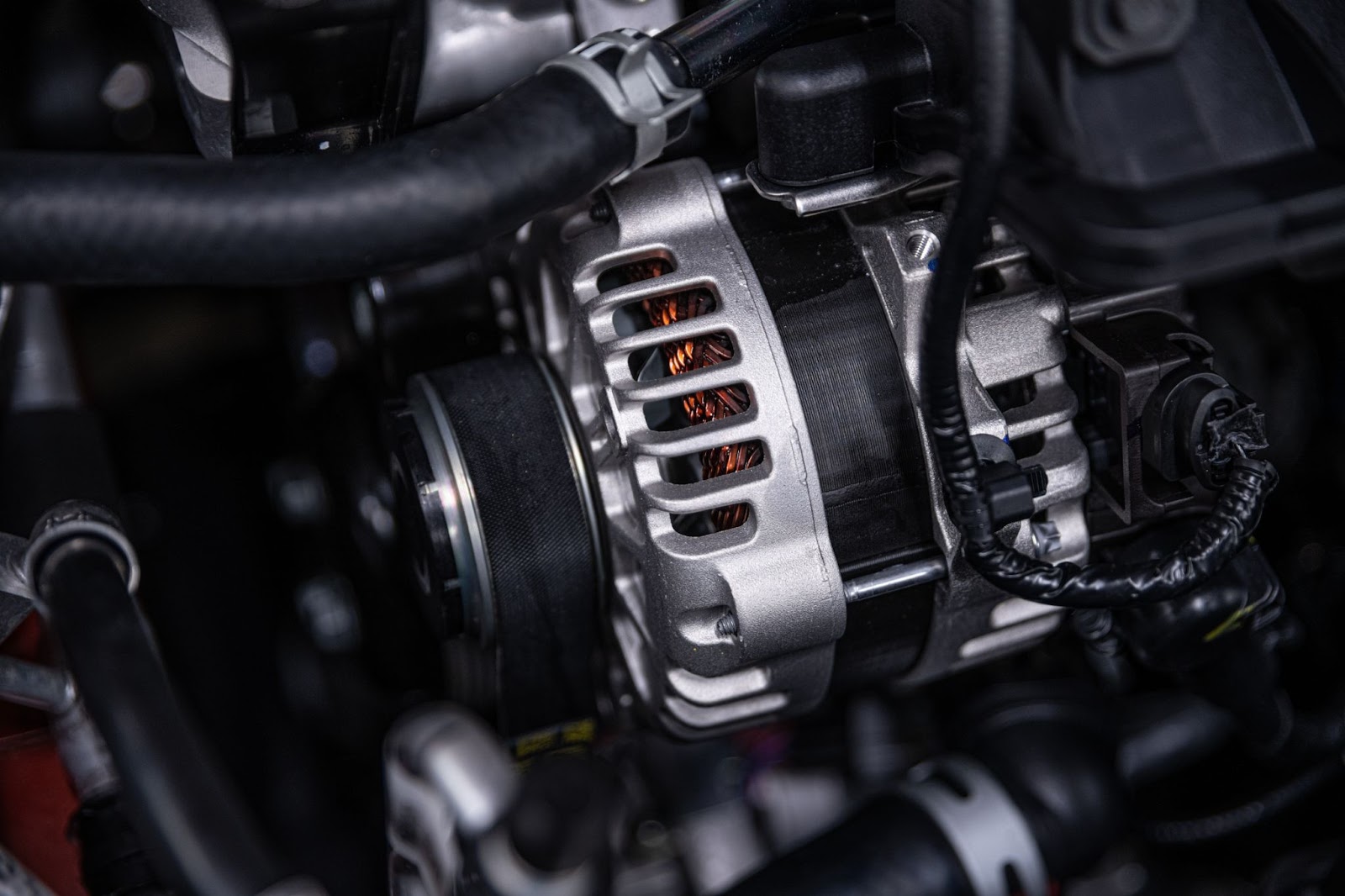 Mengetahui Peran Vital Alternator pada Toyota Innova Zenix