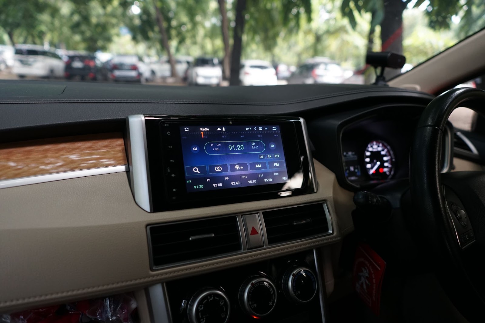 Rekomendasi Head Unit Terbaik untuk Mobil Bekas Daihatsu Kamu
