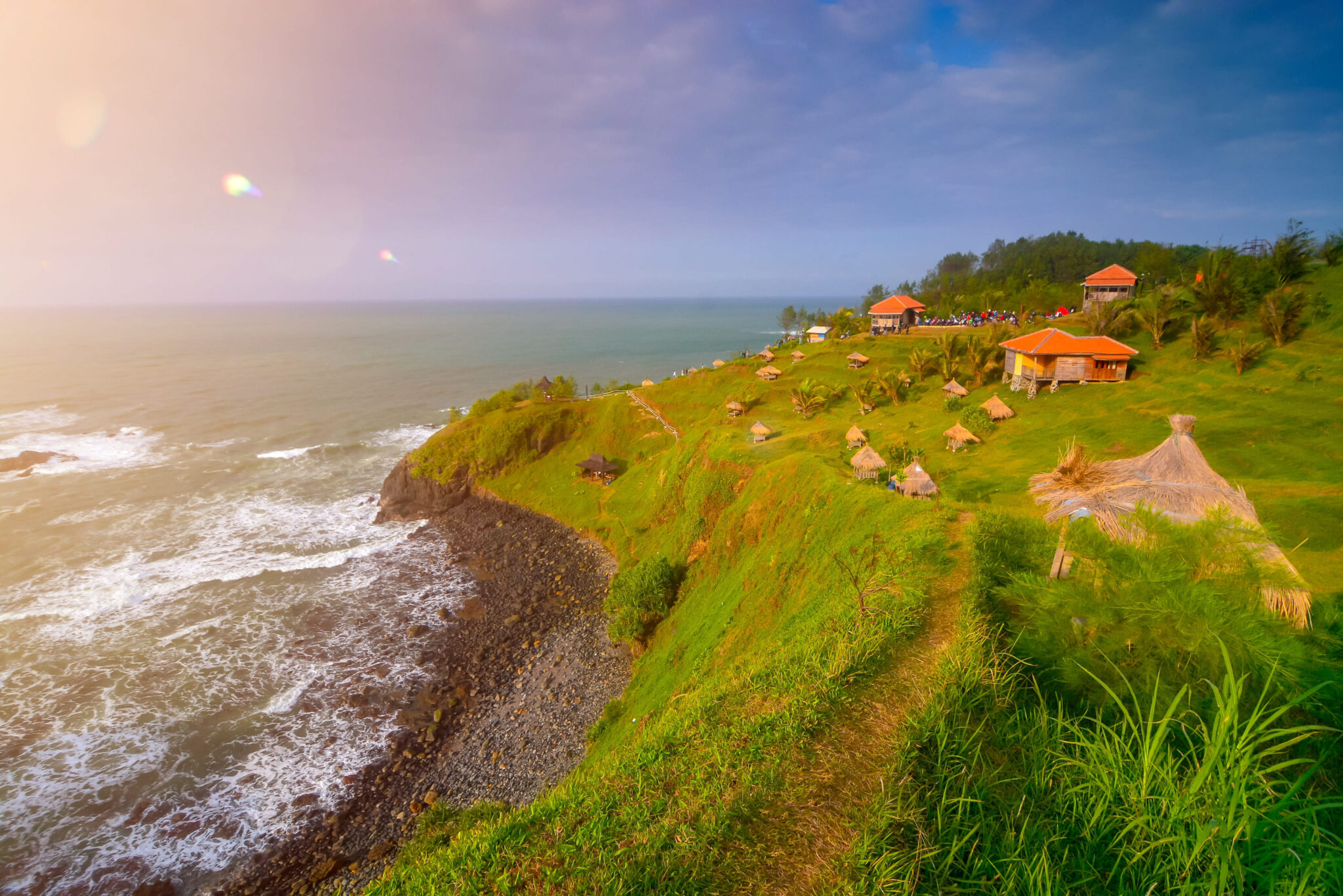 17 Rekomendasi Wisata Pantai Terbaik di Indonesia